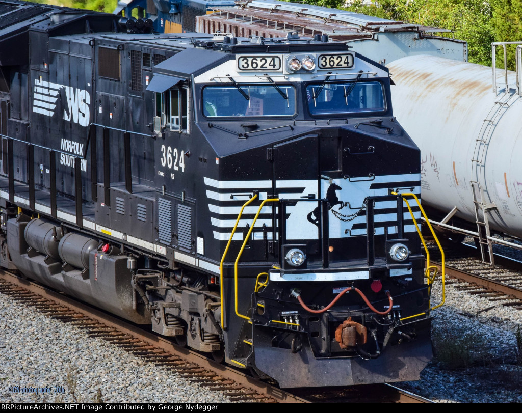NS 3624 / ET44AC new engine